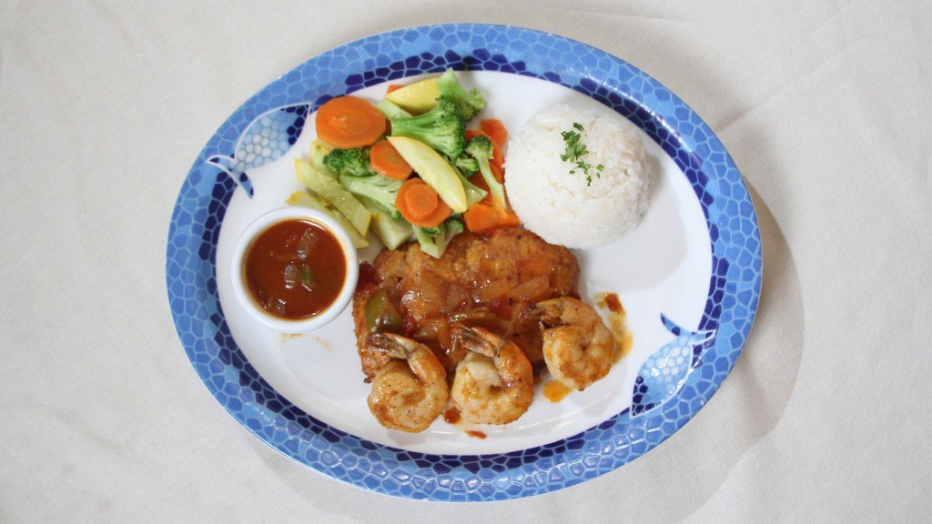 Aruba Restaurants - Driftwood Authentic Aruban Seafood - VisitAruba.com