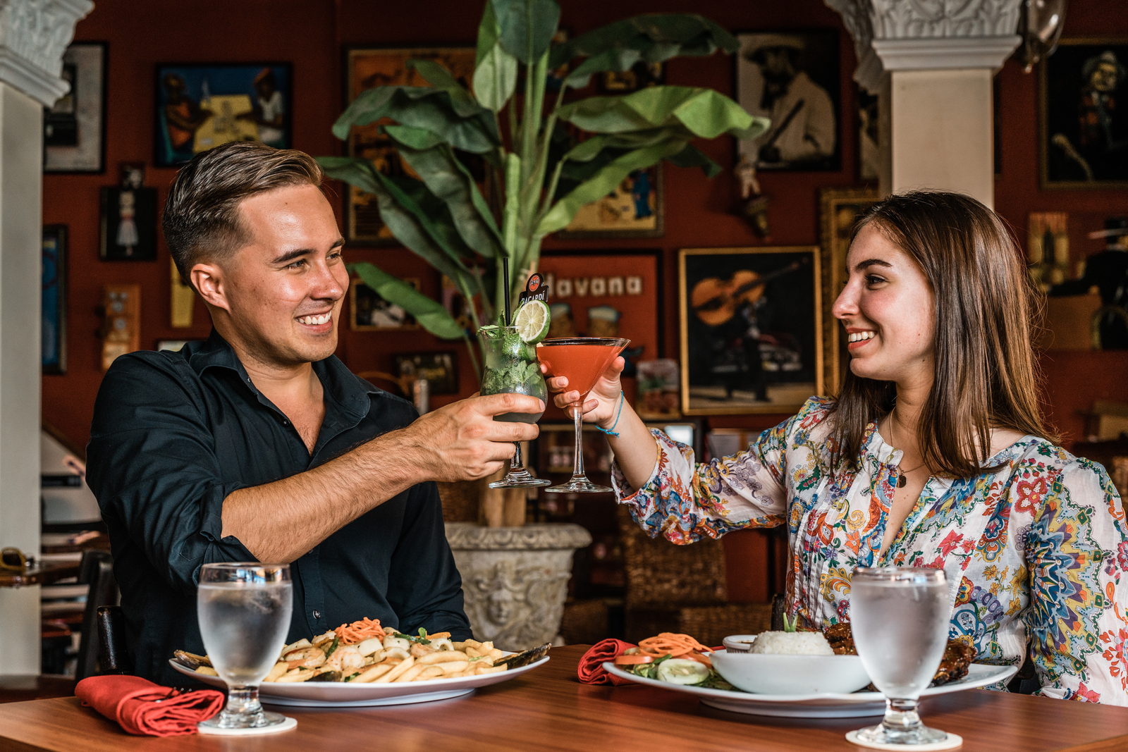 Aruba Restaurants - Dining at Renaissance Marketplace - VisitAruba.com