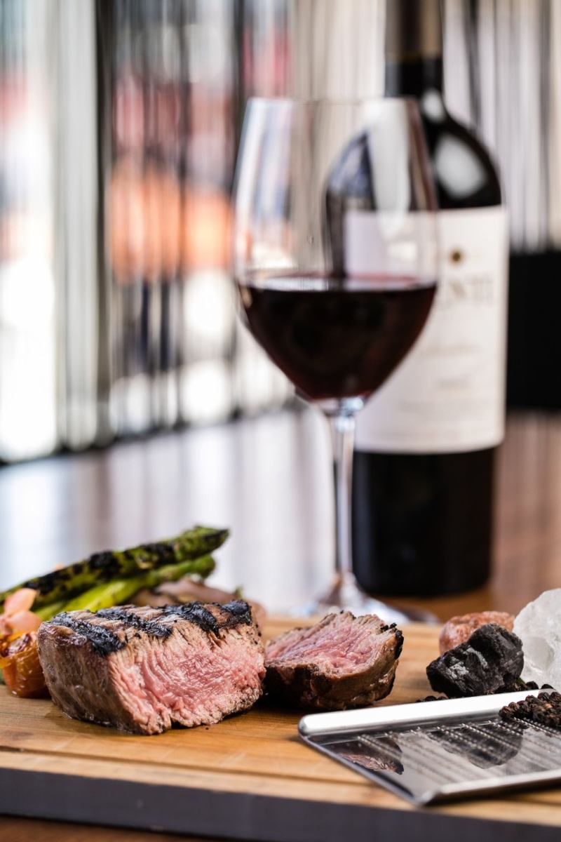 Aruba Restaurants - L. G. Smith's Steak and Chop House - Renaissance ...