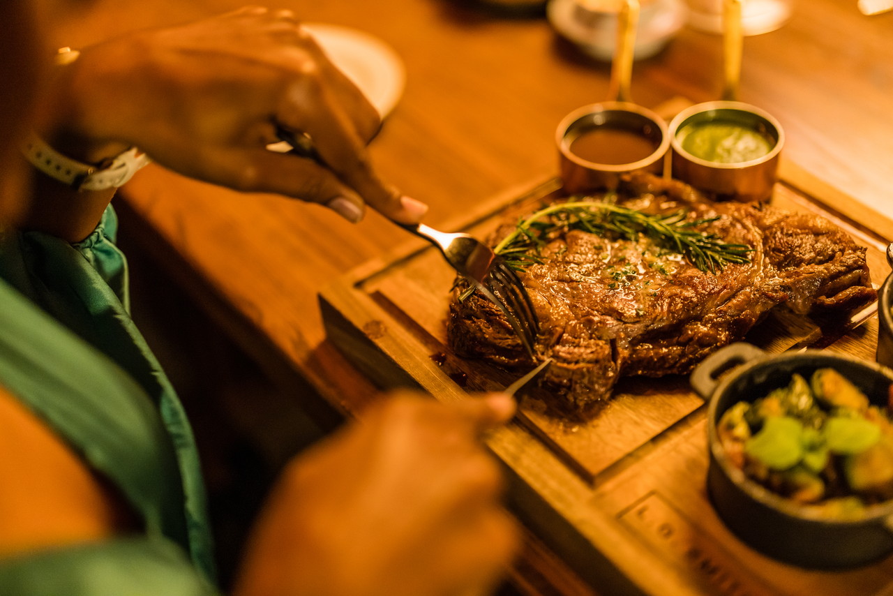 Aruba Restaurants - L. G. Smith's Steak and Chop House - Renaissance ...