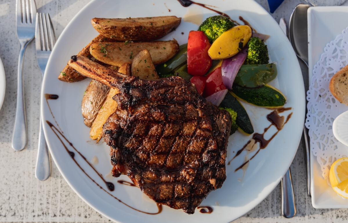 Aruba Restaurants - Waters Edge Restaurant & Bar - VisitAruba.com